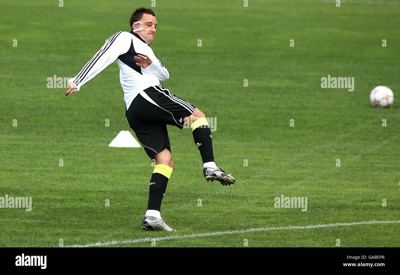 Chelsea captain John Terry sports a face mask to protect his fractured ...