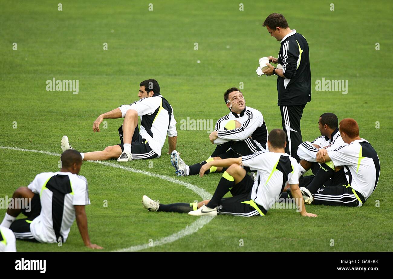 Chelsea captain John Terry sports a face mask to protect his fractured ...