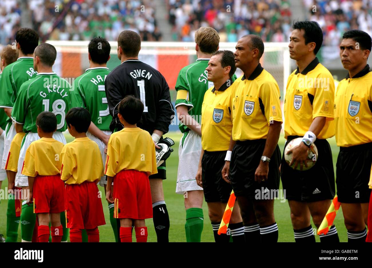 Soccer - FIFA World Cup 2002 - Group E - Cameroon v Ireland Stock Photo ...
