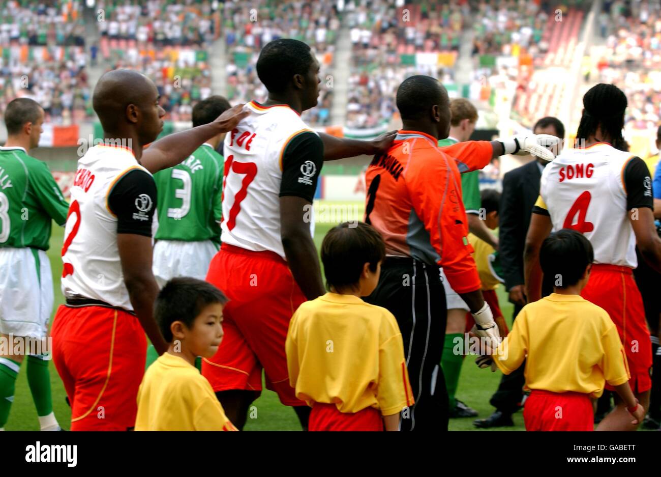 Soccer fifa world cup 2002 group e cameroon v ireland hi-res stock ...