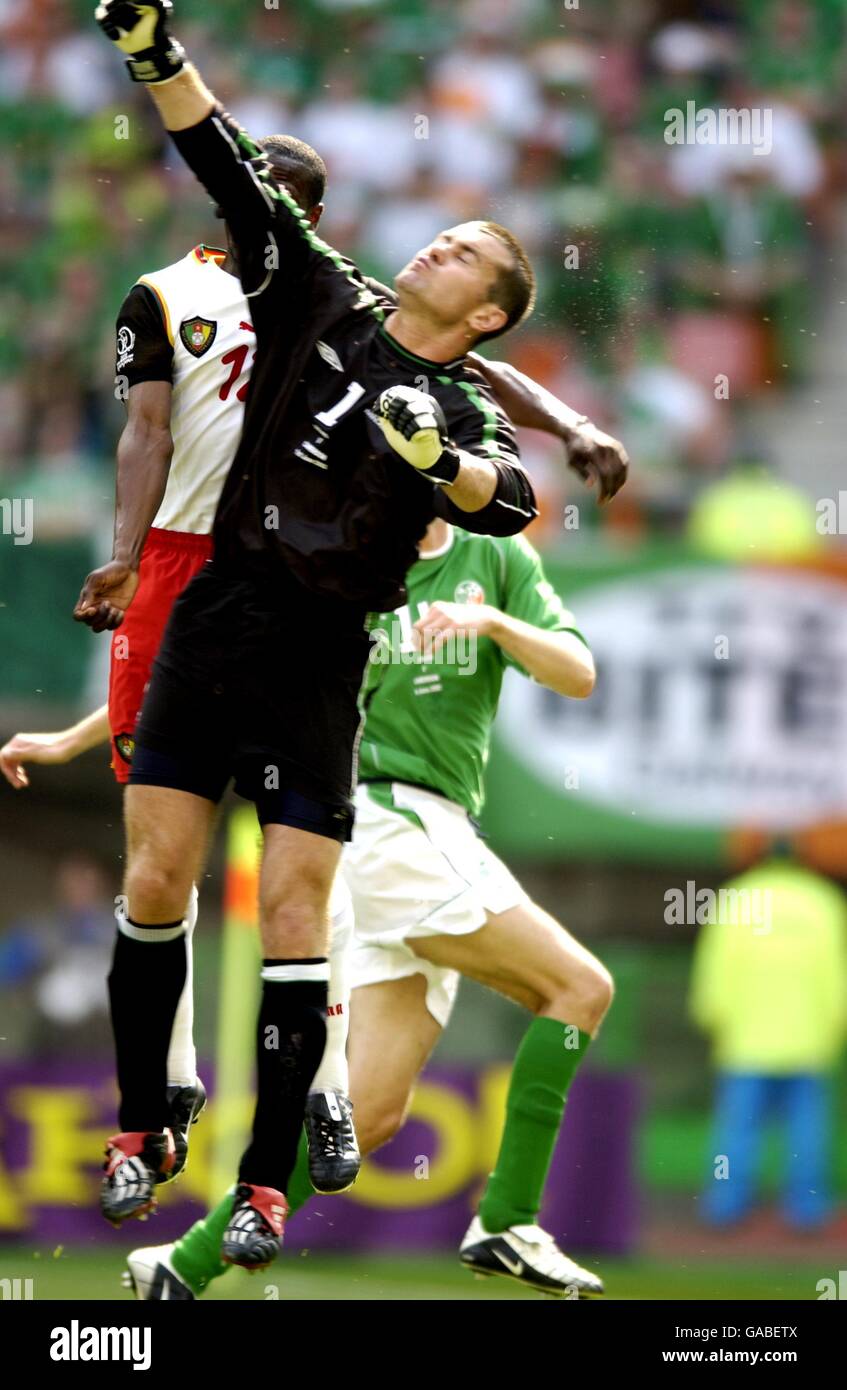Soccer - FIFA World Cup 2002 - Group E - Cameroon v Ireland Stock Photo ...