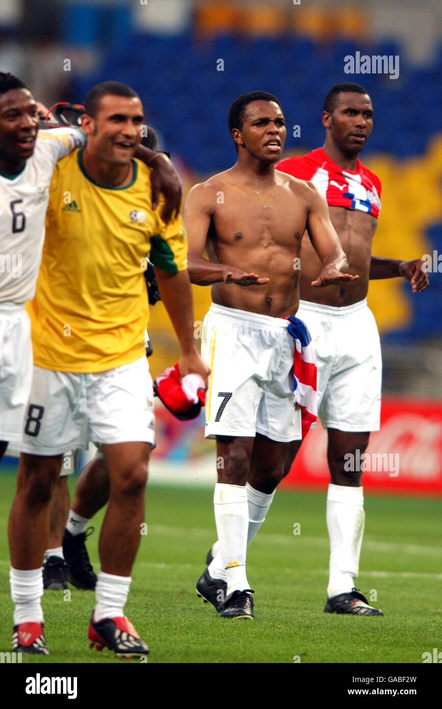 Soccer world cup 2002 group b paraguay v south africa High Resolution ...
