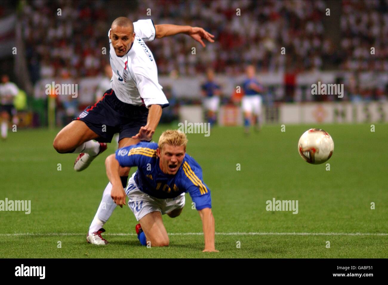 Football fifa world cup 2002 rio ferdinand hi-res stock photography and ...