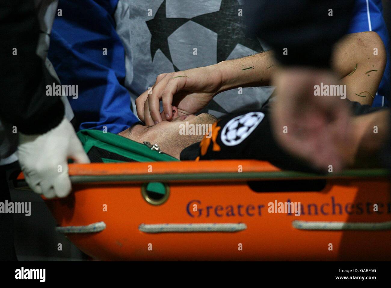 Is carried off on a stretcher hi-res stock photography and images - Alamy