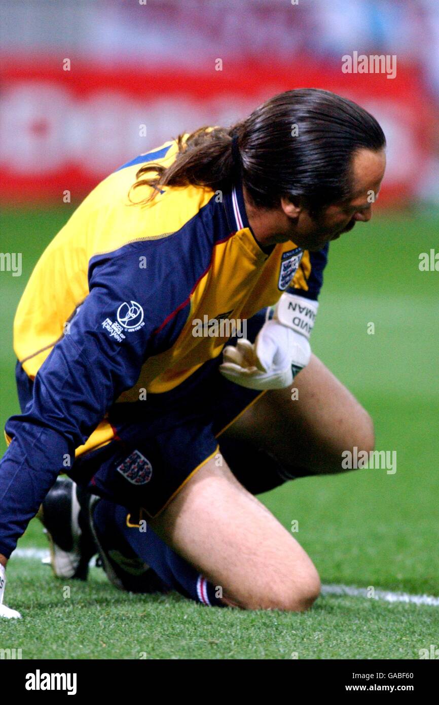Soccer - FIFA World Cup 2002 - Group F - England v Sweden Stock Photo ...