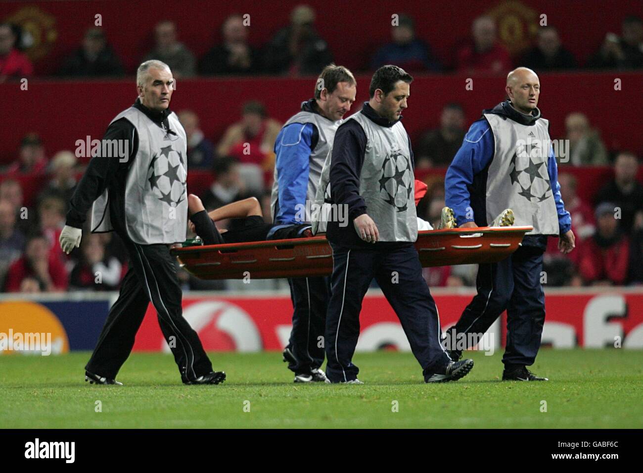 Is carried off on a stretcher hi-res stock photography and images - Alamy