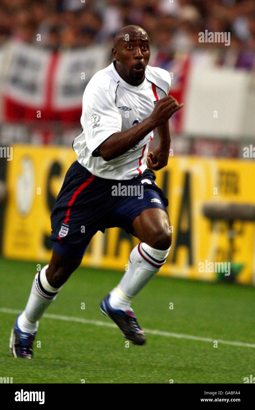 England soccer sweden 2002 hi-res stock photography and images - Alamy