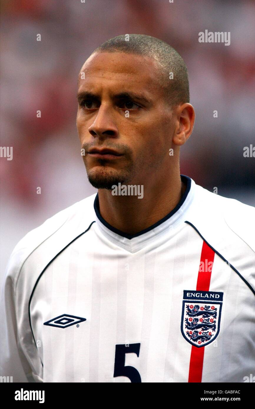 Soccer - FIFA World Cup 2002 - Group F - England v Sweden Stock Photo ...