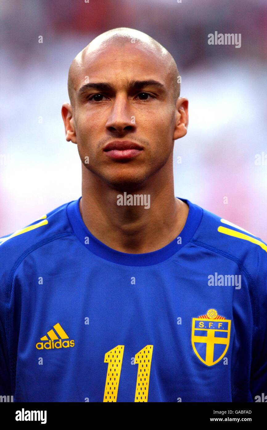 Soccer - FIFA World Cup 2002 - Group F - England v Sweden Stock Photo ...
