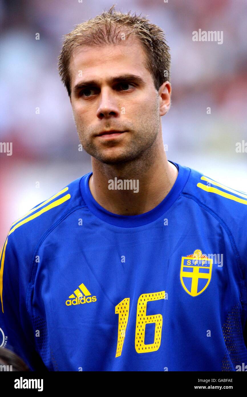 Soccer - FIFA World Cup 2002 - Group F - England v Sweden. Teddy Lucic, Sweden Stock Photo - Alamy
