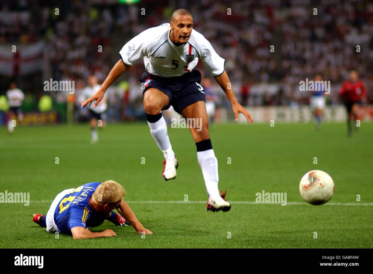 Soccer - FIFA World Cup 2002 - Group F - England v Sweden Stock Photo ...