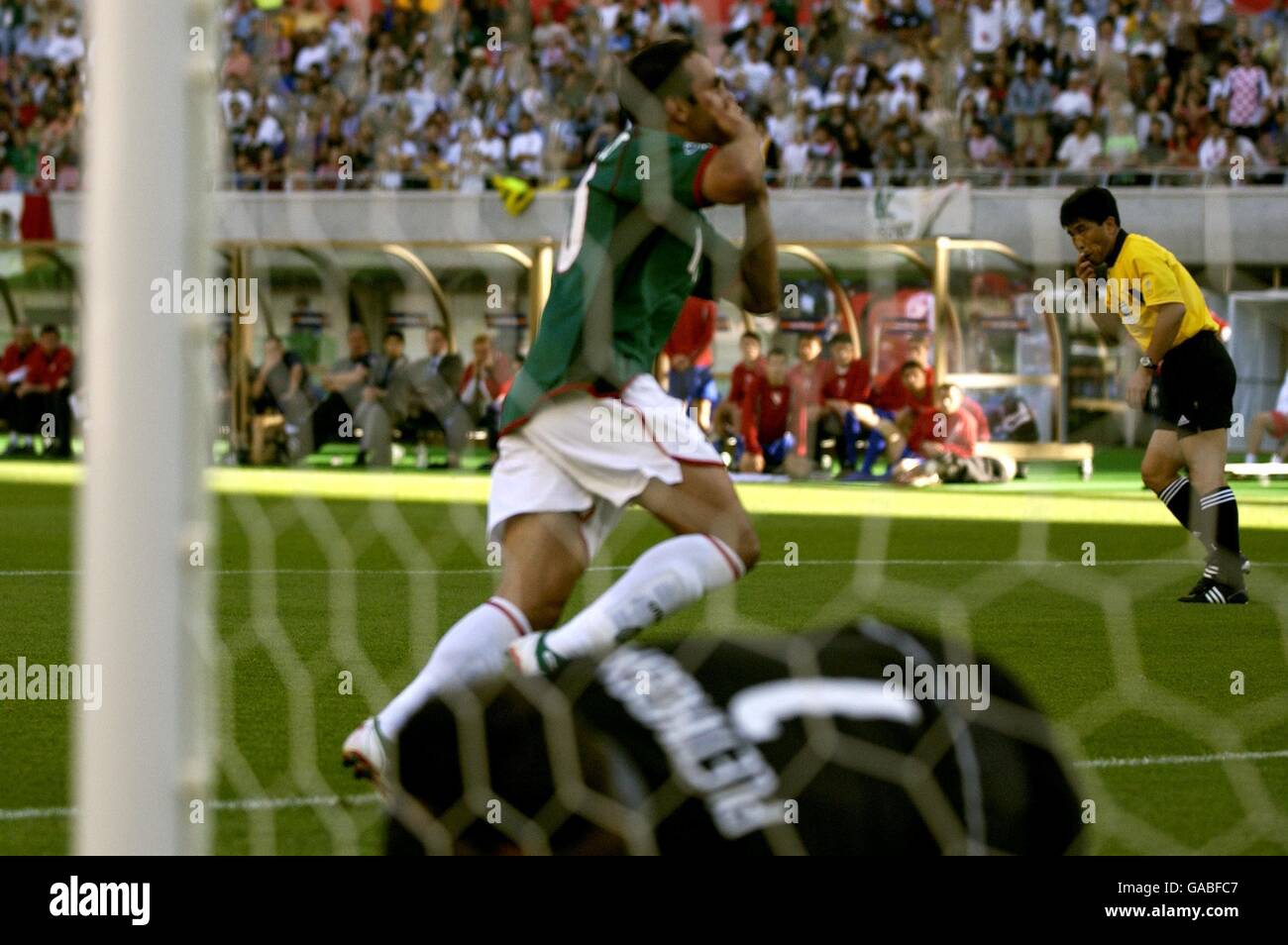 Mexicos cuauthemoc blanco celebrates after scoring the winning goal hi ...