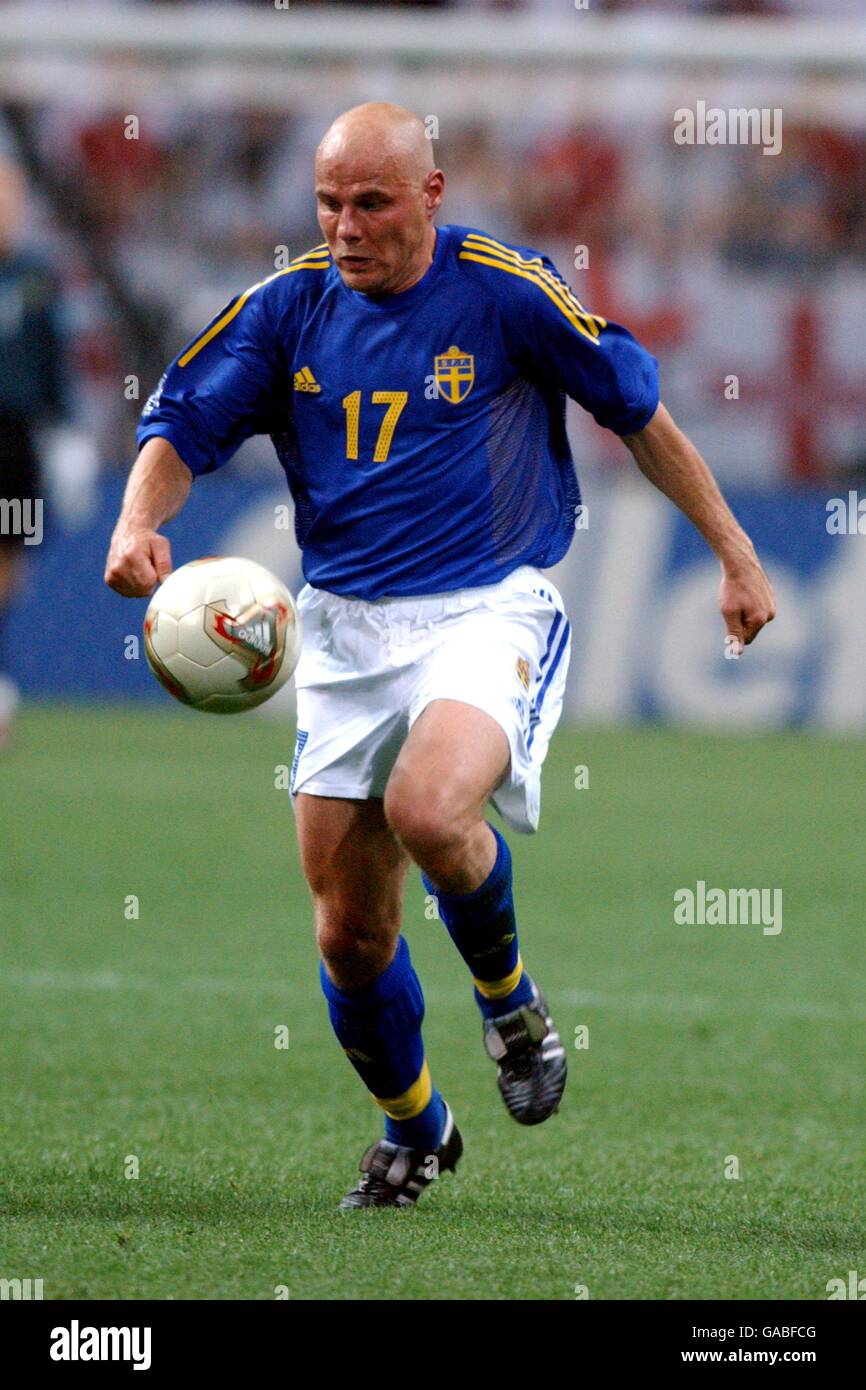 Soccer - FIFA World Cup 2002 - Group F - England v Sweden Stock Photo ...