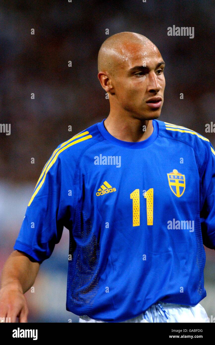 Soccer - FIFA World Cup 2002 - Group F - England v Sweden Stock Photo ...