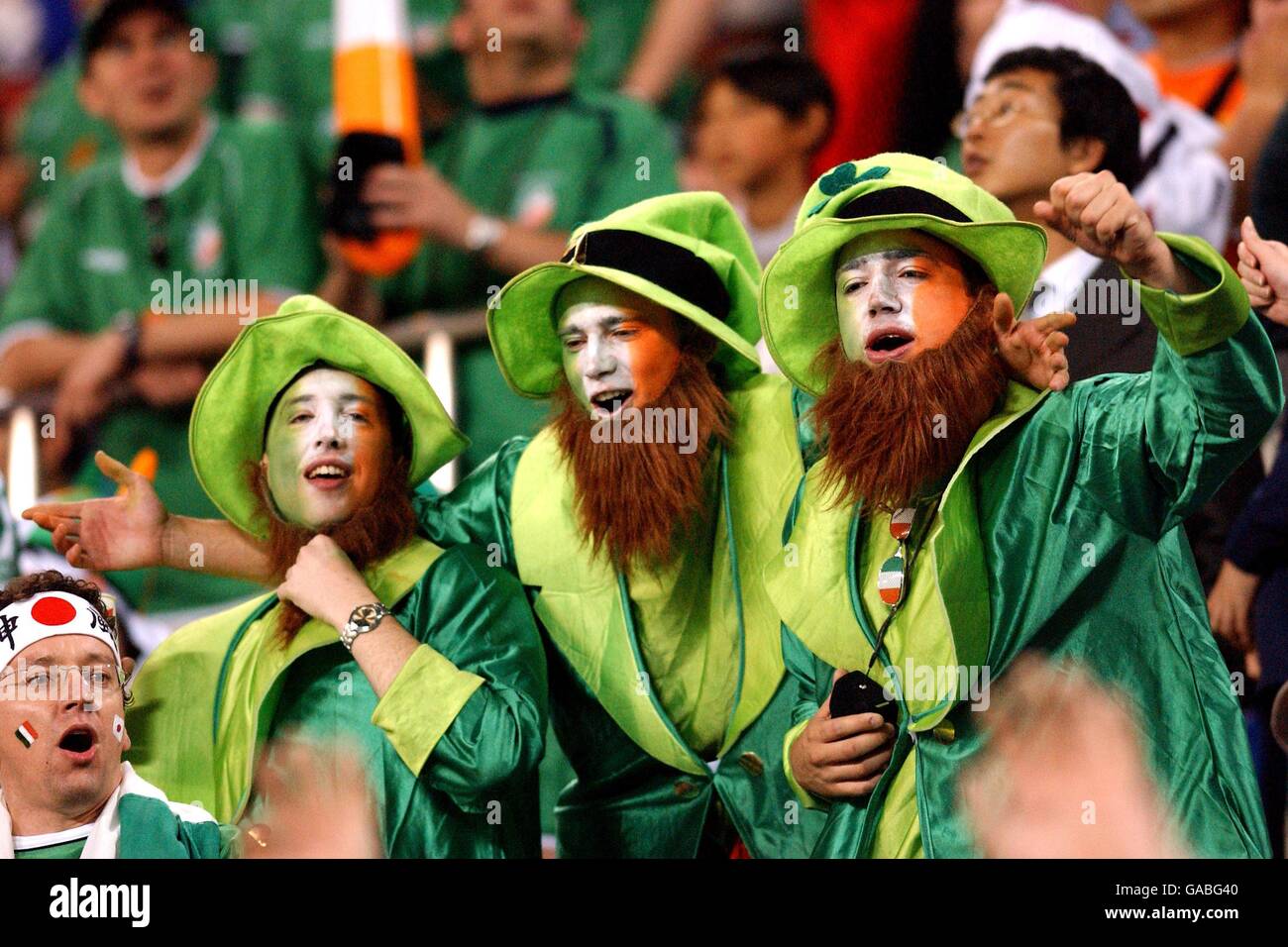 Sport football fifa world cup 2002 fans hi-res stock photography and ...