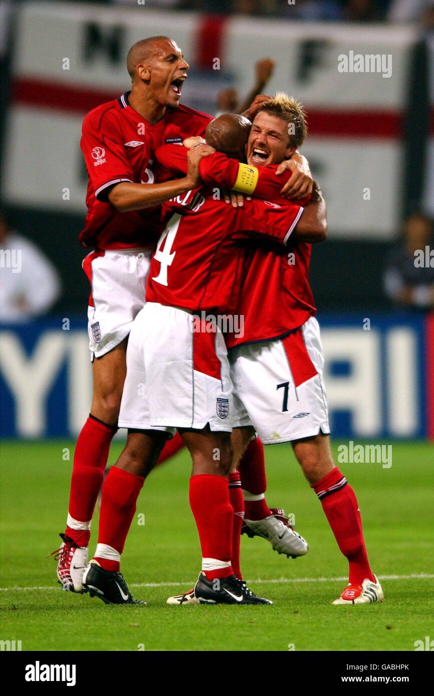 Trevor sinclair and david beckham celebrate victory over argentina hi ...