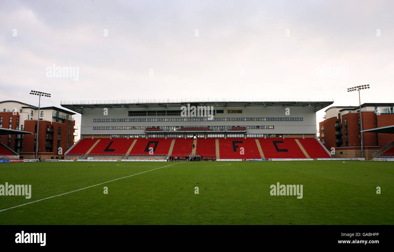 Leyton orient stadium general view hi-res stock photography and images ...