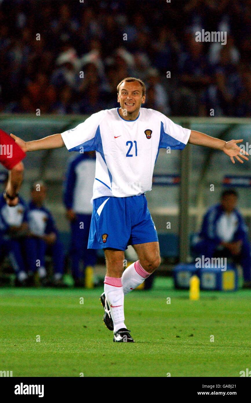 Soccer - FIFA World Cup 2002 - Group H - Japan v Russia Stock Photo - Alamy
