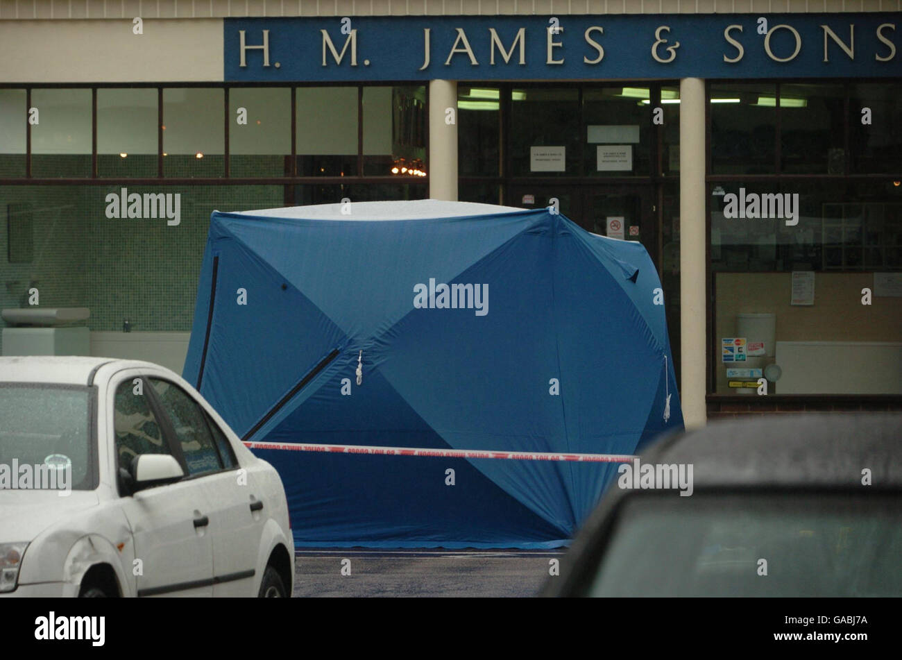 Missing wheels hi-res stock photography and images - Alamy