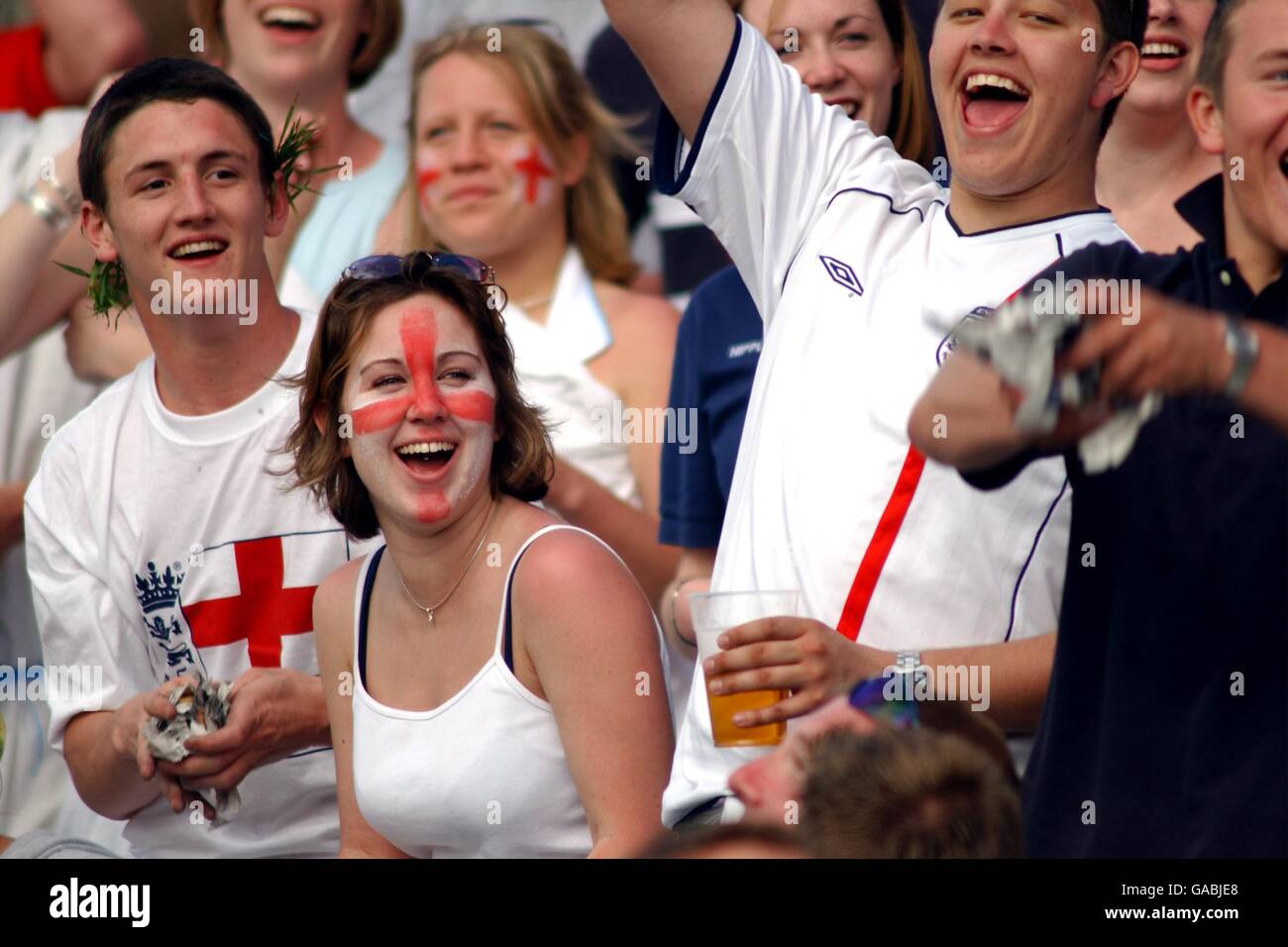 Cricket - England v Sri Lanka - Second npower Test - Day Two. England ...