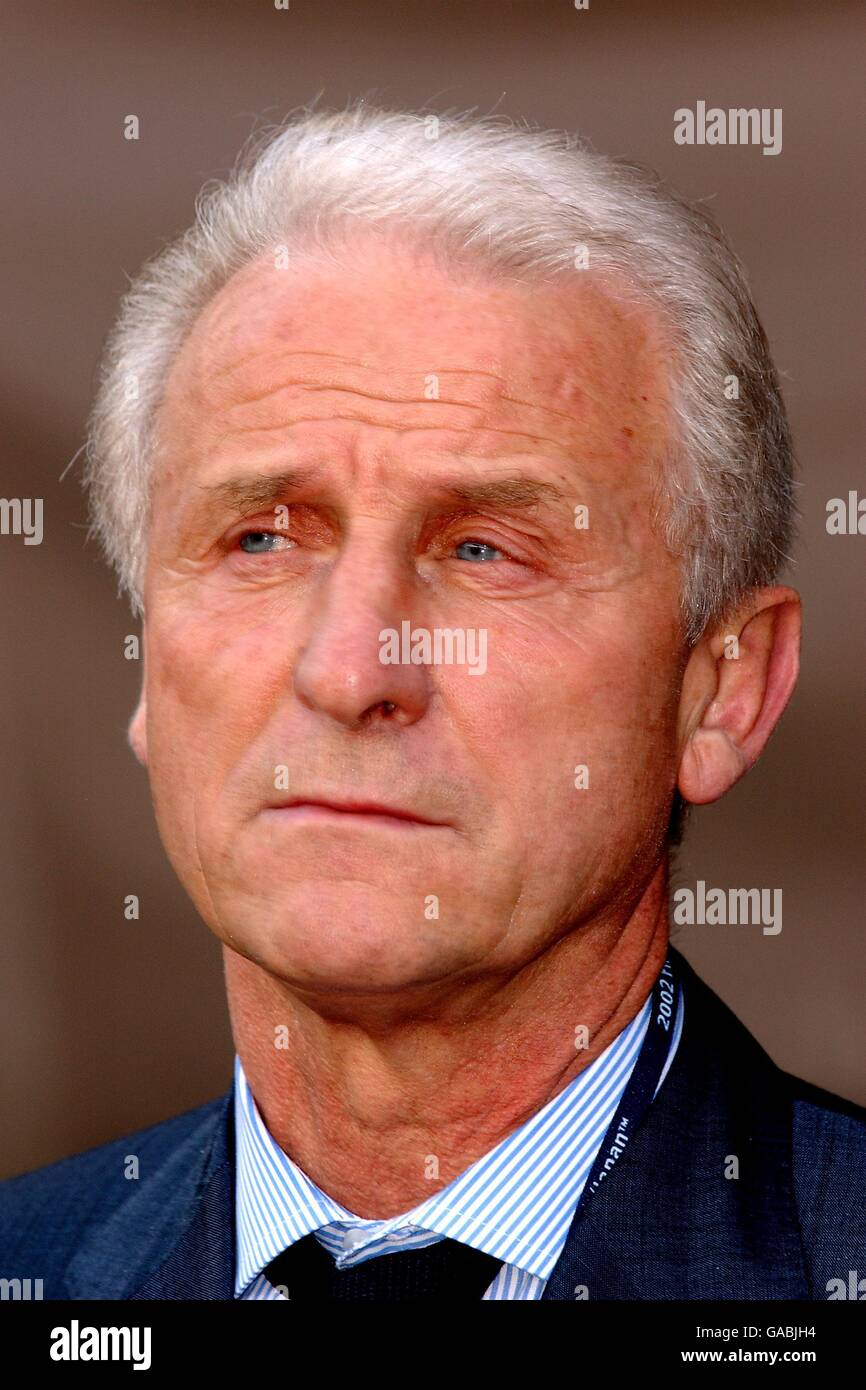 Italys coach giovanni trapattoni hi-res stock photography and images ...