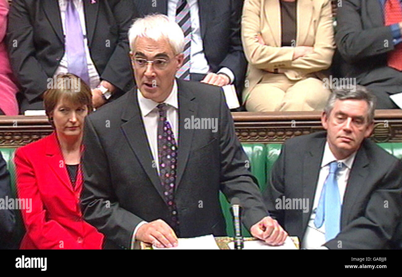 Image report hi-res stock photography and images - Alamy