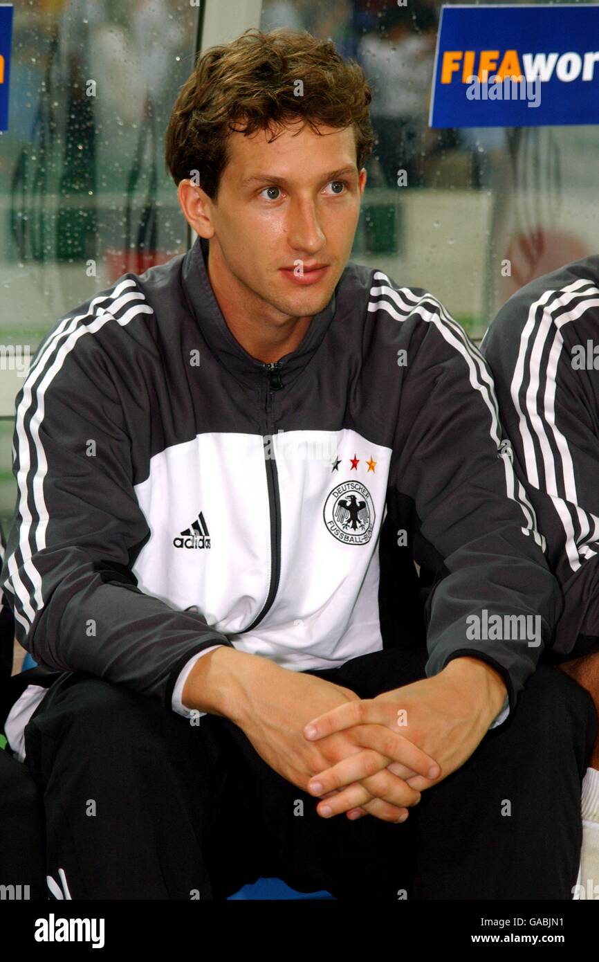 Soccer fifa world cup 2002 group e cameroon v germany hi-res stock ...