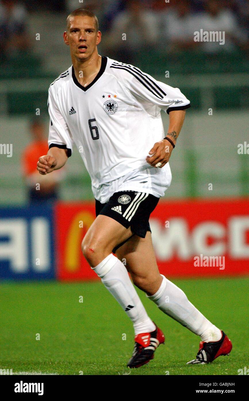 Soccer fifa world cup 2002 group e cameroon v germany hi-res stock ...