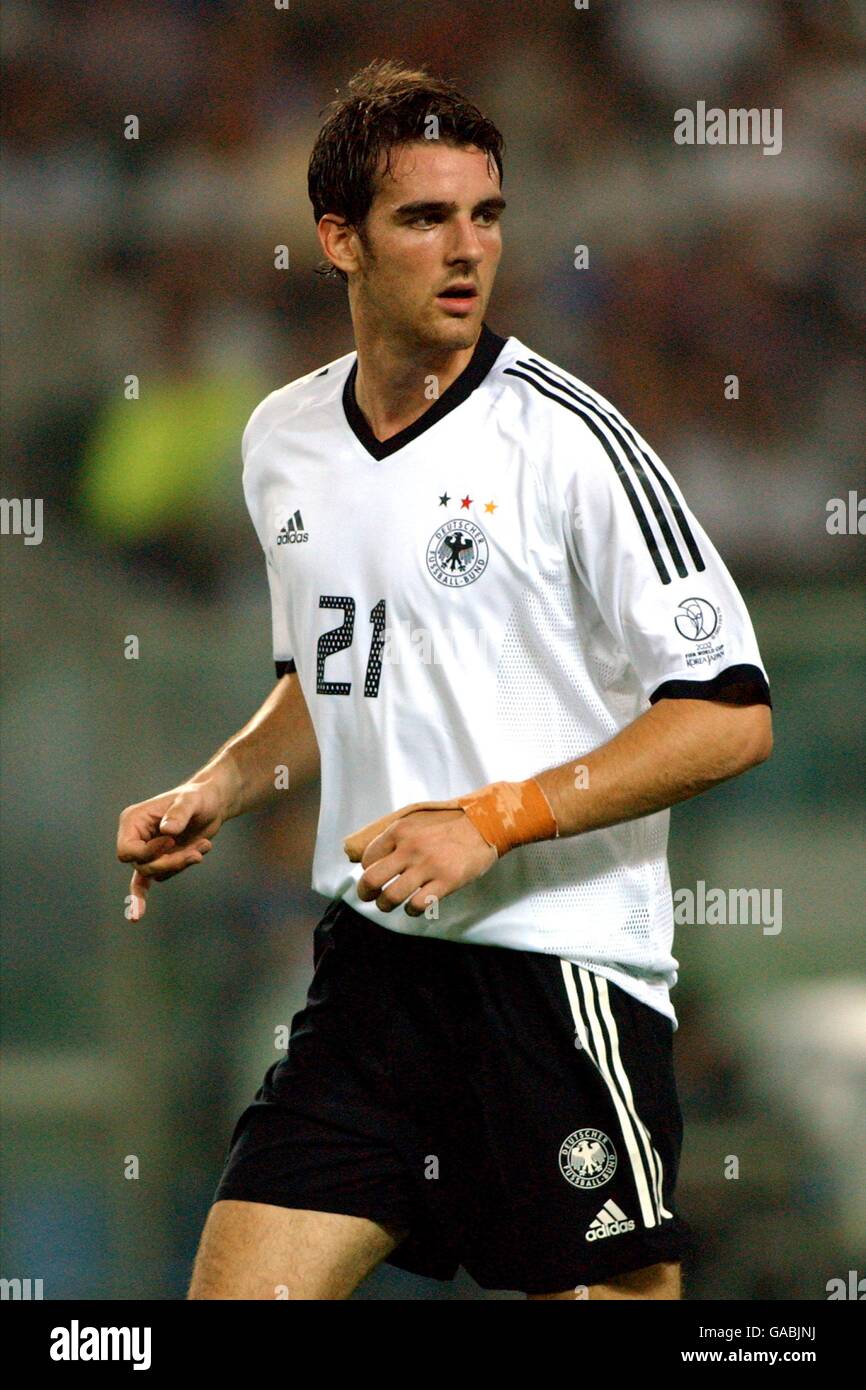 Soccer fifa world cup 2002 group e cameroon v germany hi-res stock ...