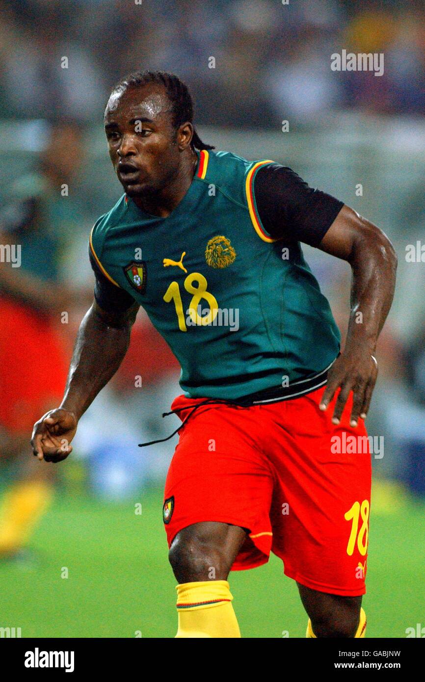 Soccer fifa world cup 2002 group e cameroon v germany hi-res stock ...