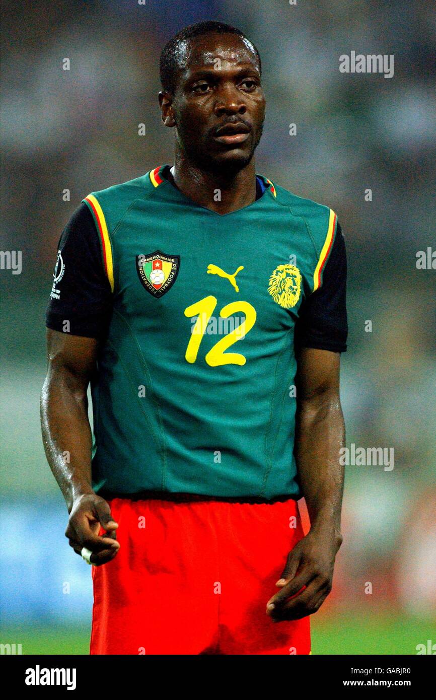 Soccer fifa world cup 2002 group e cameroon v germany hi-res stock ...