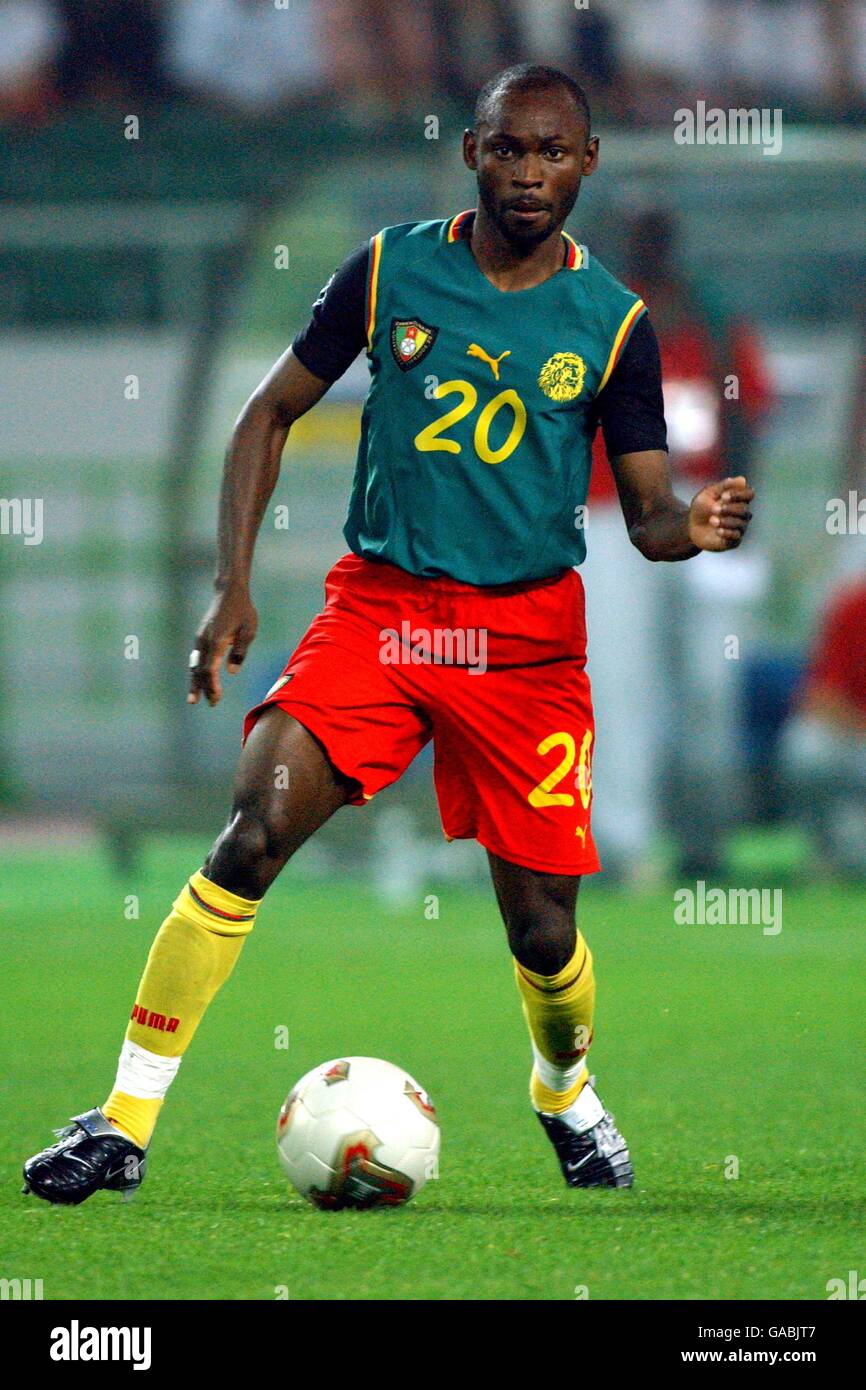 Soccer fifa world cup 2002 group e cameroon v germany hi-res stock ...