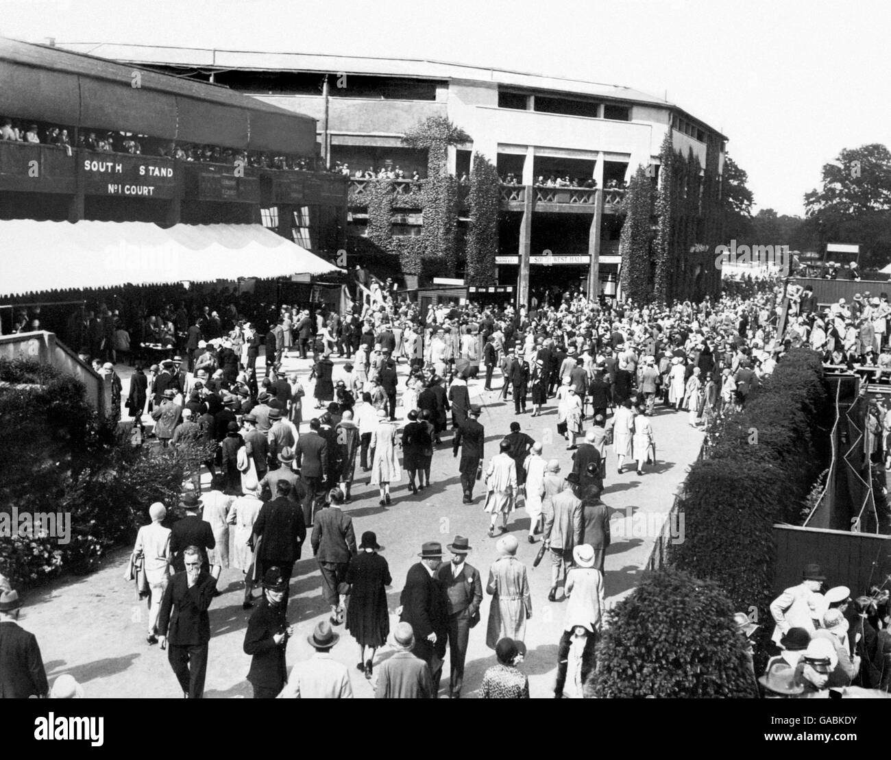 Tennis crowds Black and White Stock Photos & Images - Alamy