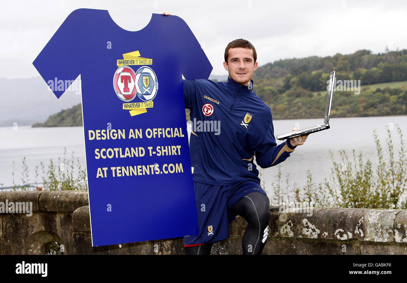Scotland captain Barry Ferguson promotes a Scotland T-Shirt design ...