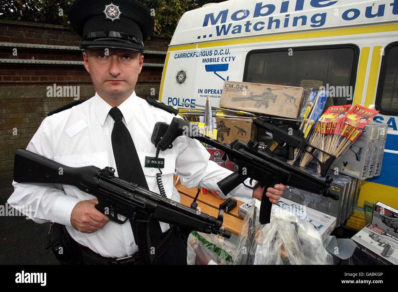 Crossbow and airguns seized by police Stock Photo - Alamy