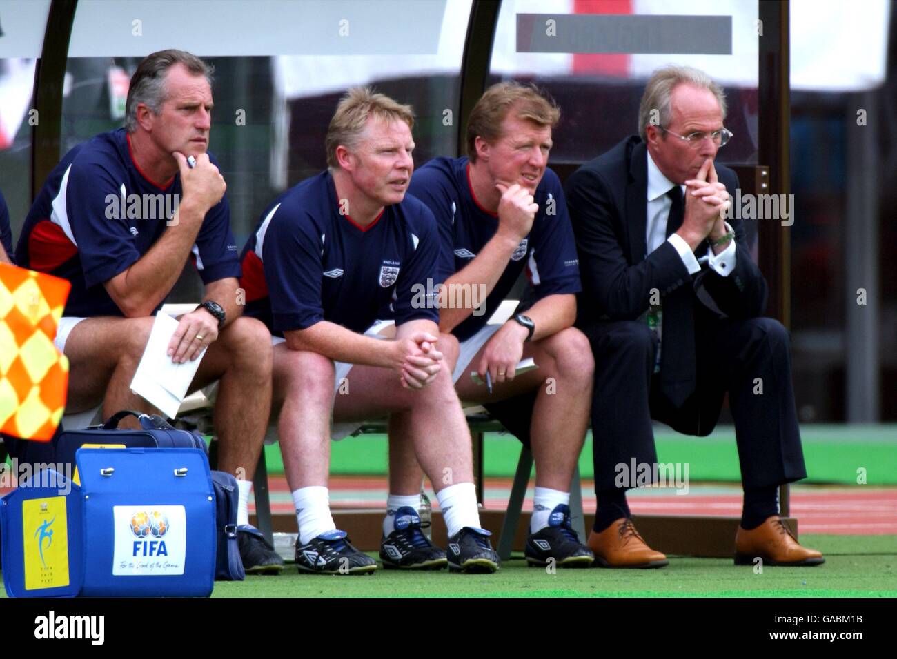England bench goalkeeping coach ray clemence hi-res stock photography ...