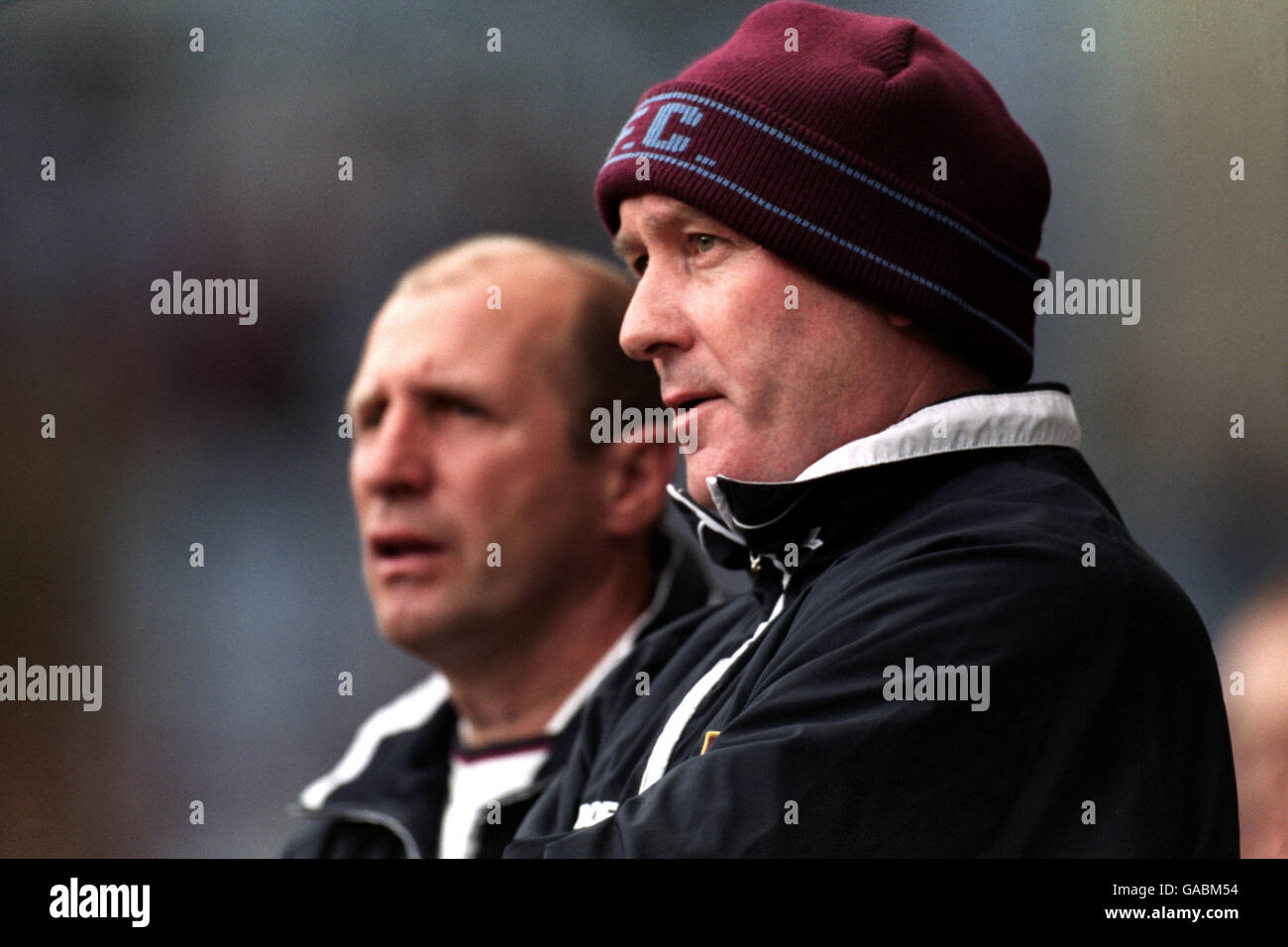 Aston villas coach tony mcandrew hi-res stock photography and images ...
