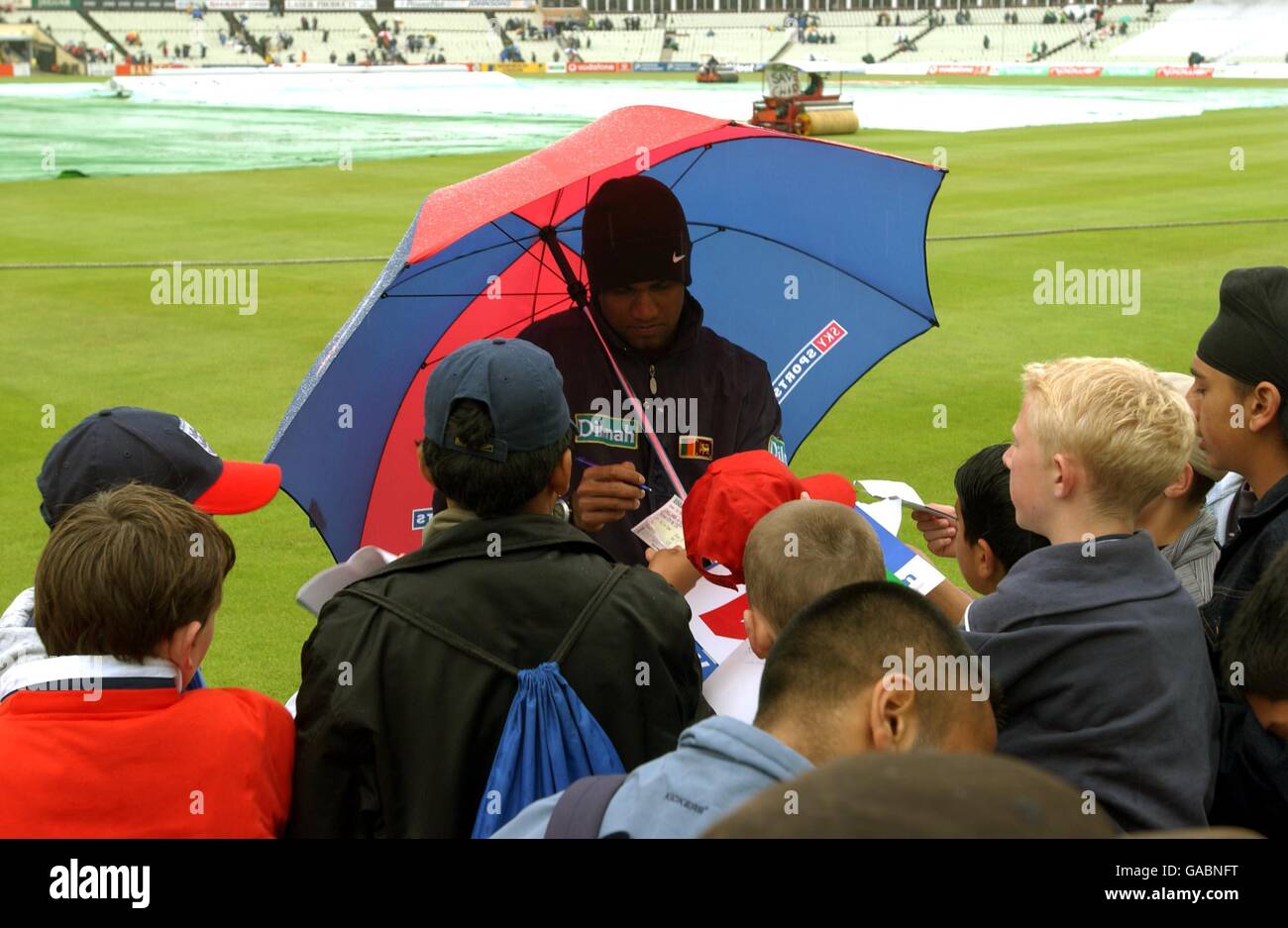 Cricket - England v Sri Lanka - Second Test - First Day. Sri Lanka's ...