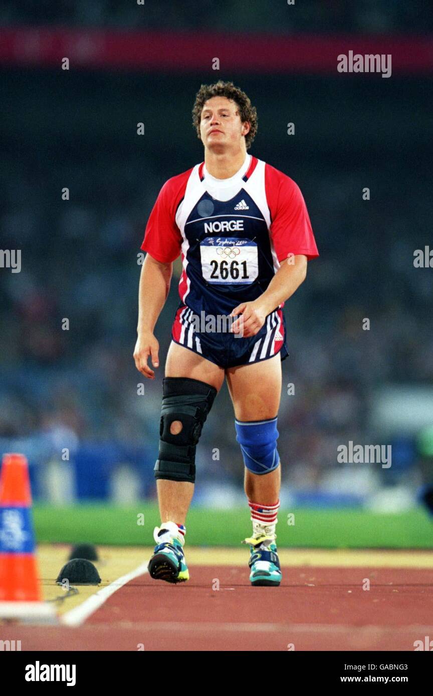 Sydney 2000 olympics mens javelin hi-res stock photography and images ...