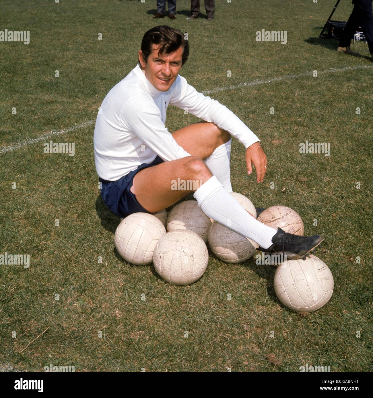 Alan mullery tottenham hotspur hi-res stock photography and images - Alamy
