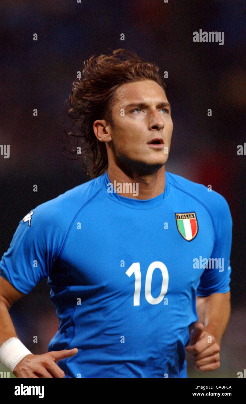 Soccer -FIFA World Cup 2002 - Group G - Italy v Ecuador. Italy's ...