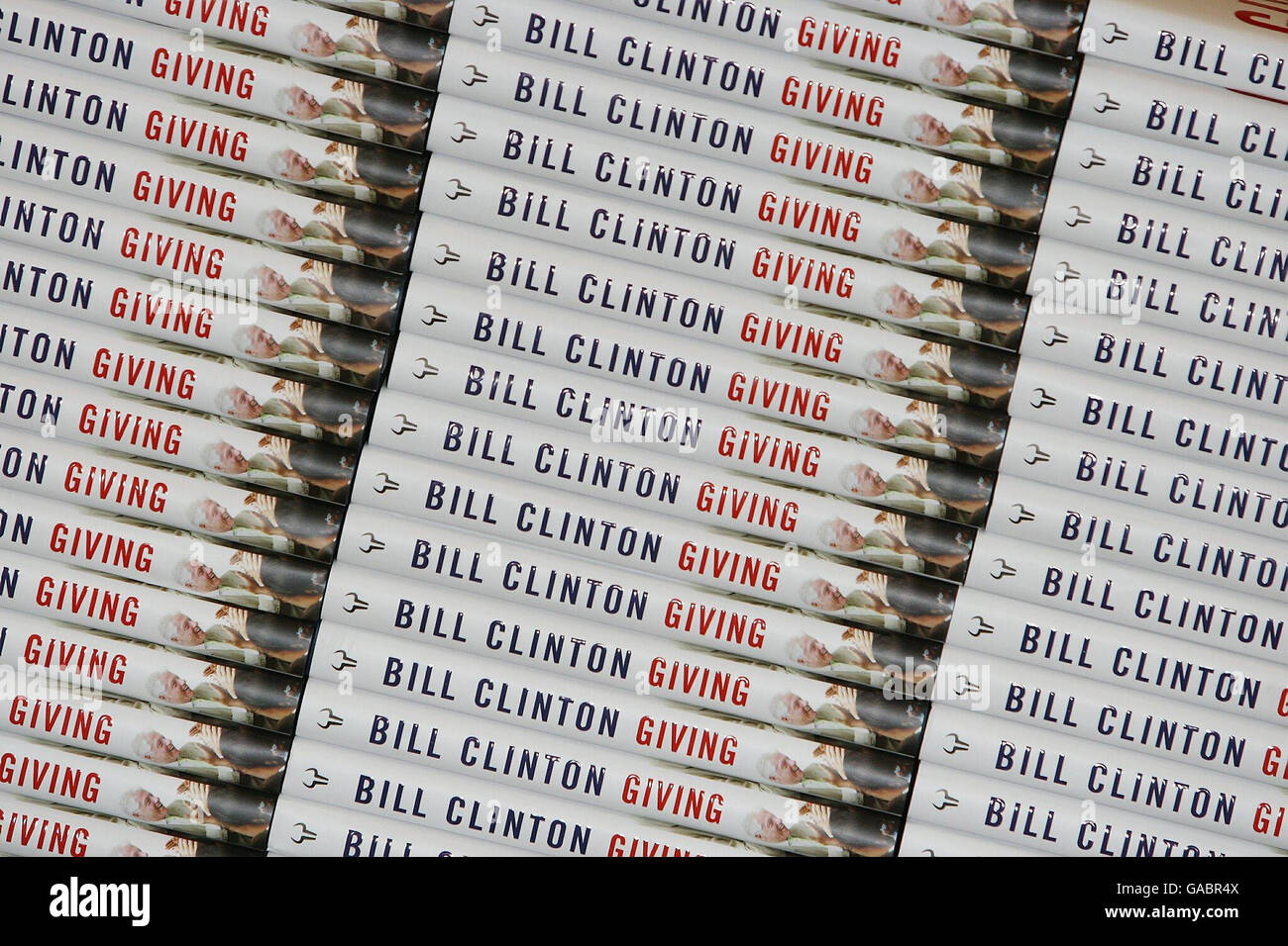 Bill Clinton Book Signing - Giving - London Stock Photo - Alamy