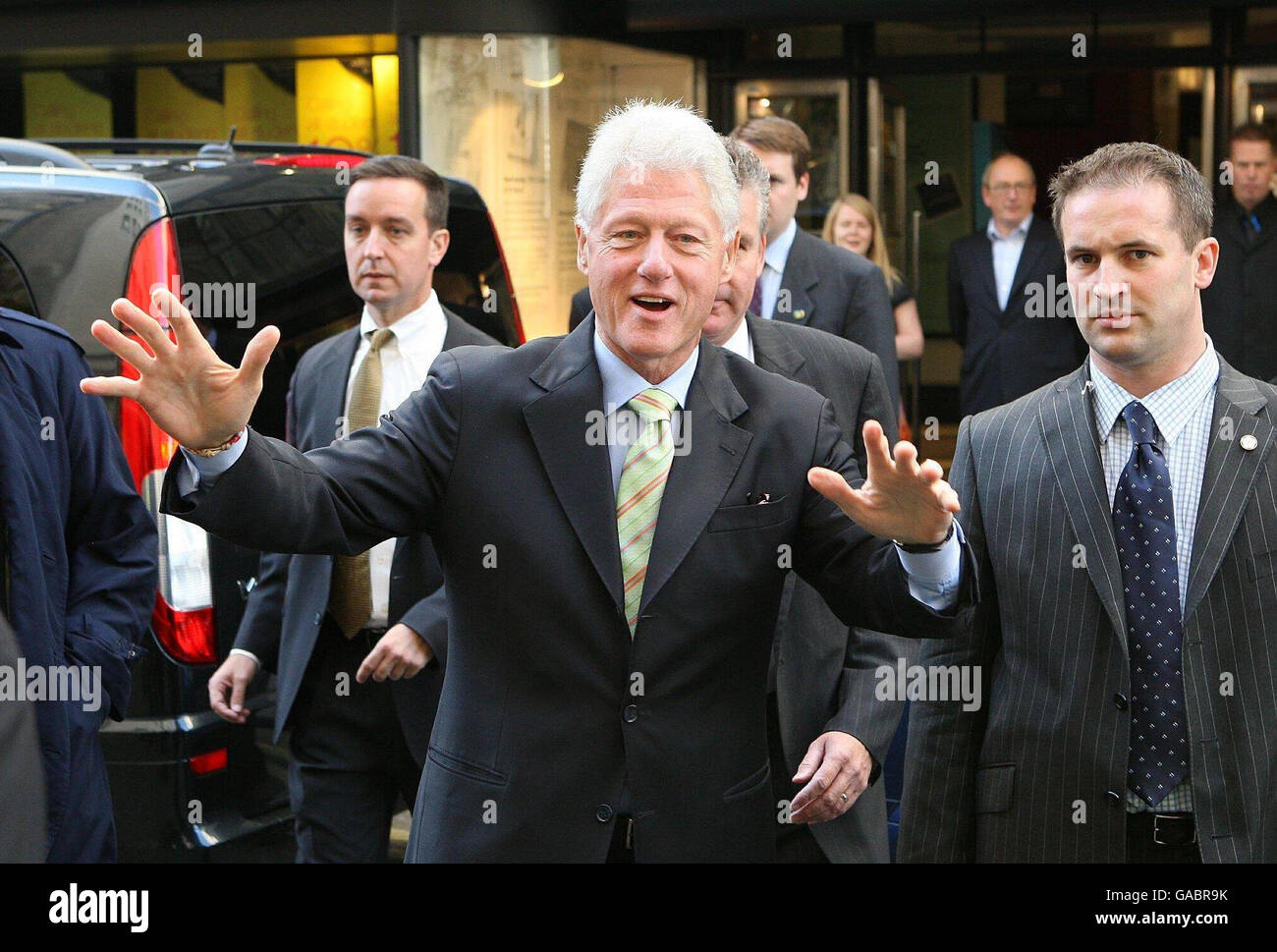 Bill Clinton Book Signing - Giving - London Stock Photo - Alamy