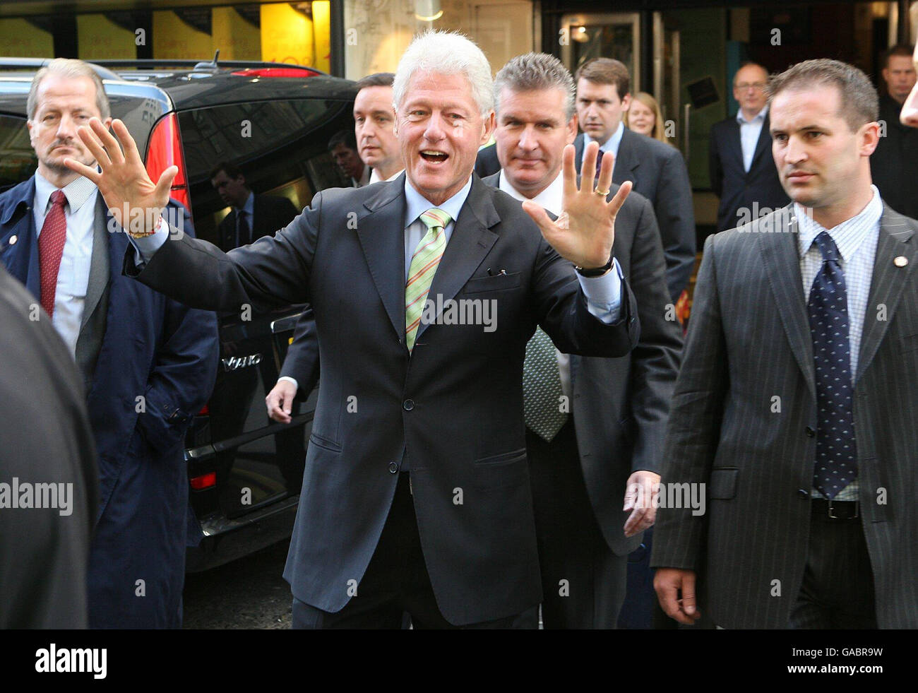 Bill Clinton Book Signing - Giving - London Stock Photo - Alamy