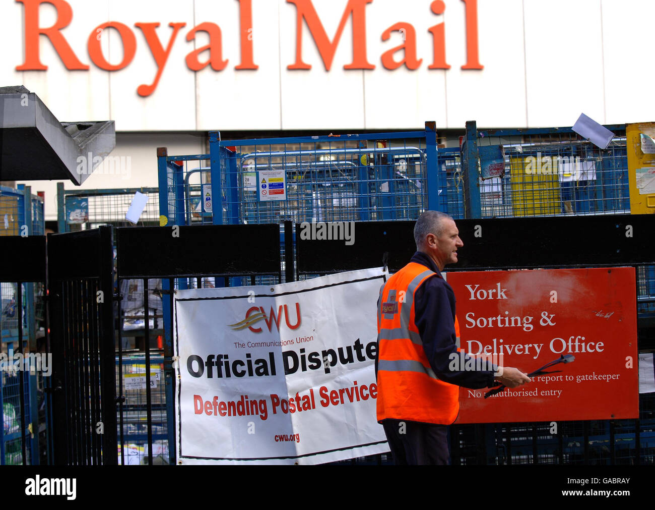 Postal workers walk out hi-res stock photography and images - Alamy
