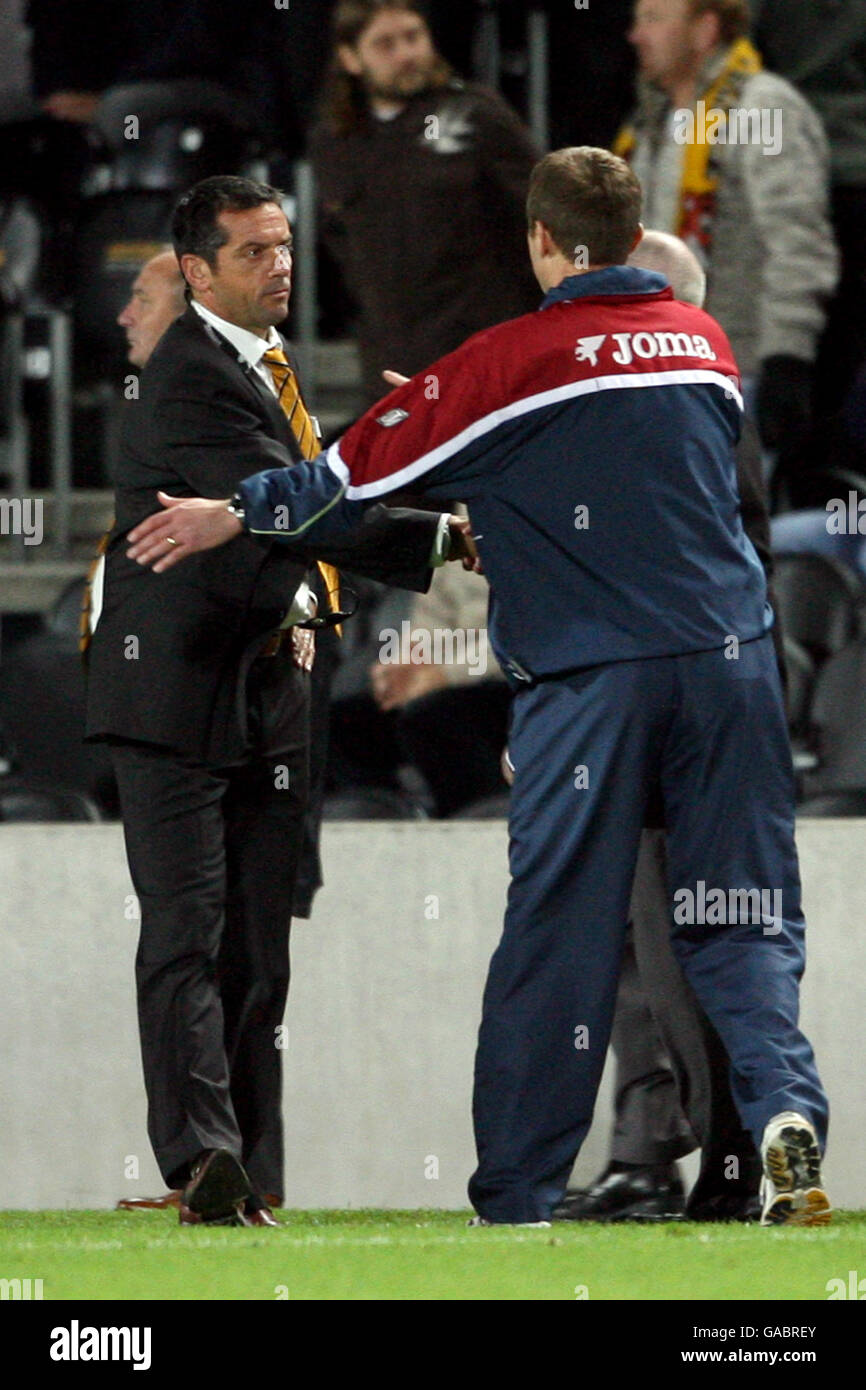Charlton Athletic`s Assistant Manager Phil Parkinson (right) and Hull ...