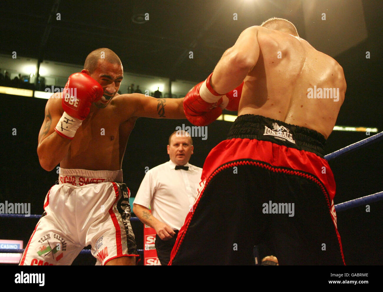 3rd round boxing hi-res stock photography and images - Alamy