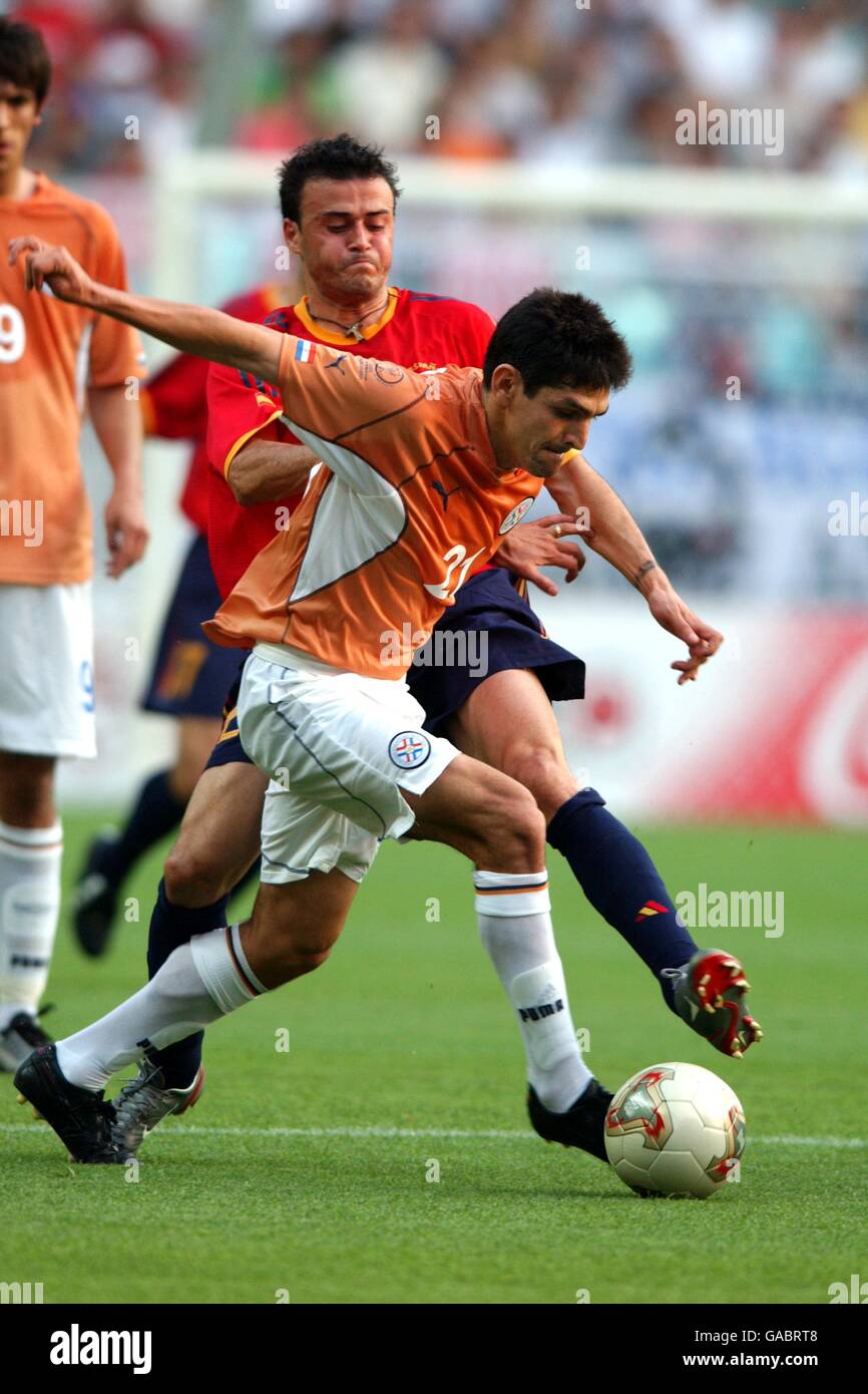 Soccer - FIFA World Cup 2002 - Group B - Spain v Paraguay Stock Photo ...
