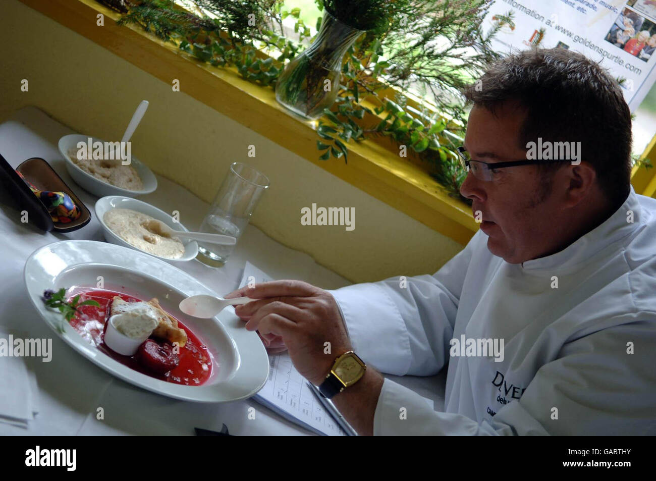 Competition judge colin bussey hi-res stock photography and images - Alamy