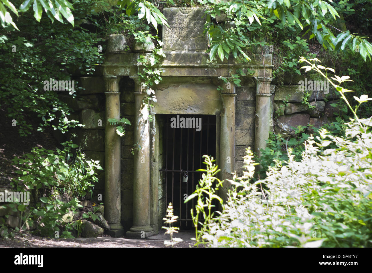 Lady well hi-res stock photography and images - Alamy